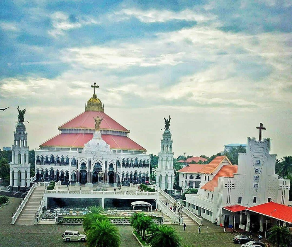 Churches & Cathedrals in Ernakulam | Blue Bird Travels