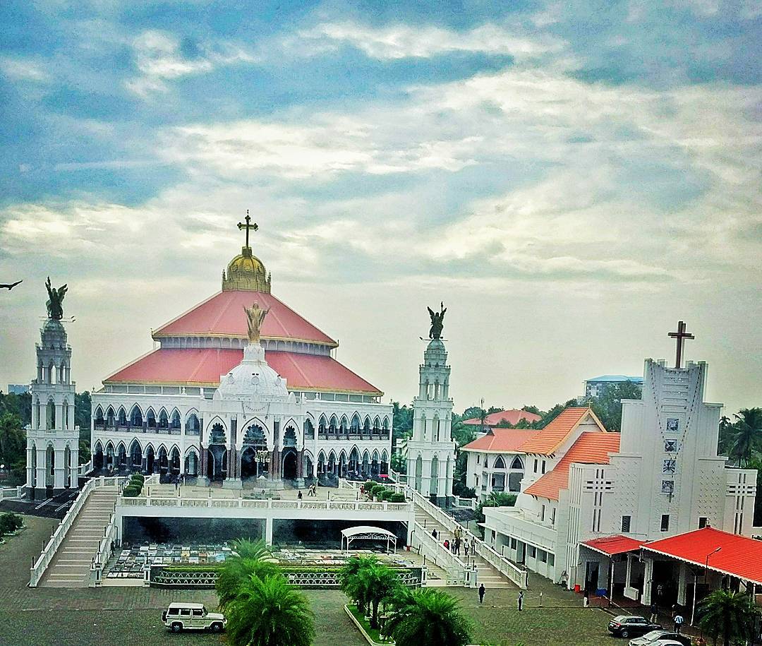 Edapally Church | Blue Bird Travels
